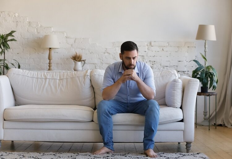 10 Ways to Tell if You’re Polyamorous or Monogamish