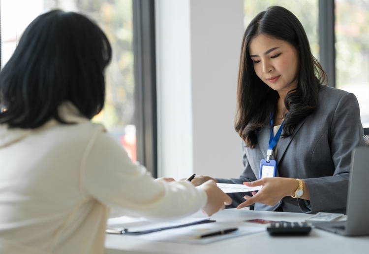 What Happens to Interest Rates During a Recession?