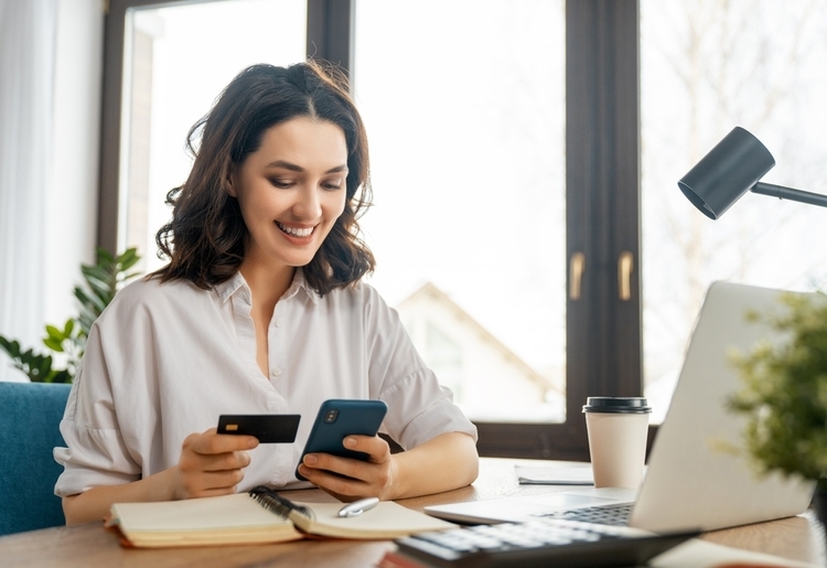 Credit Card Tips: 10 Ways to Stay on Track for This Year's Money Goals