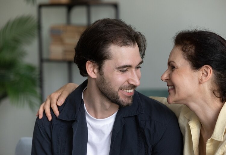 10 Must-Know Rules for Dating Younger Guys