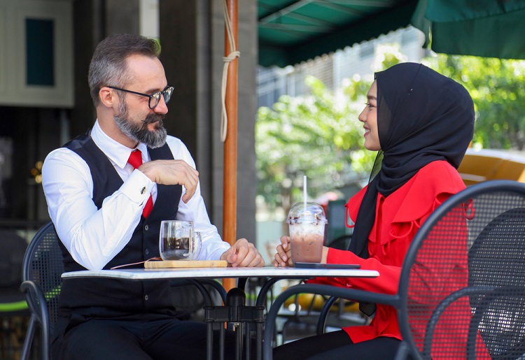 10 Halal Dating Rules if You Want to Date Someone Muslim