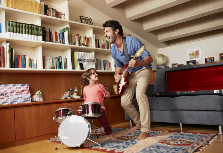 10 Hobbies You Can Do for Free From Home With the Help of an App