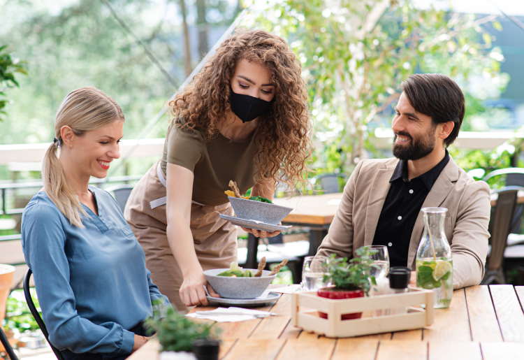 Top 10 Tips for Restaurants Taking the Dining Experience Outdoors